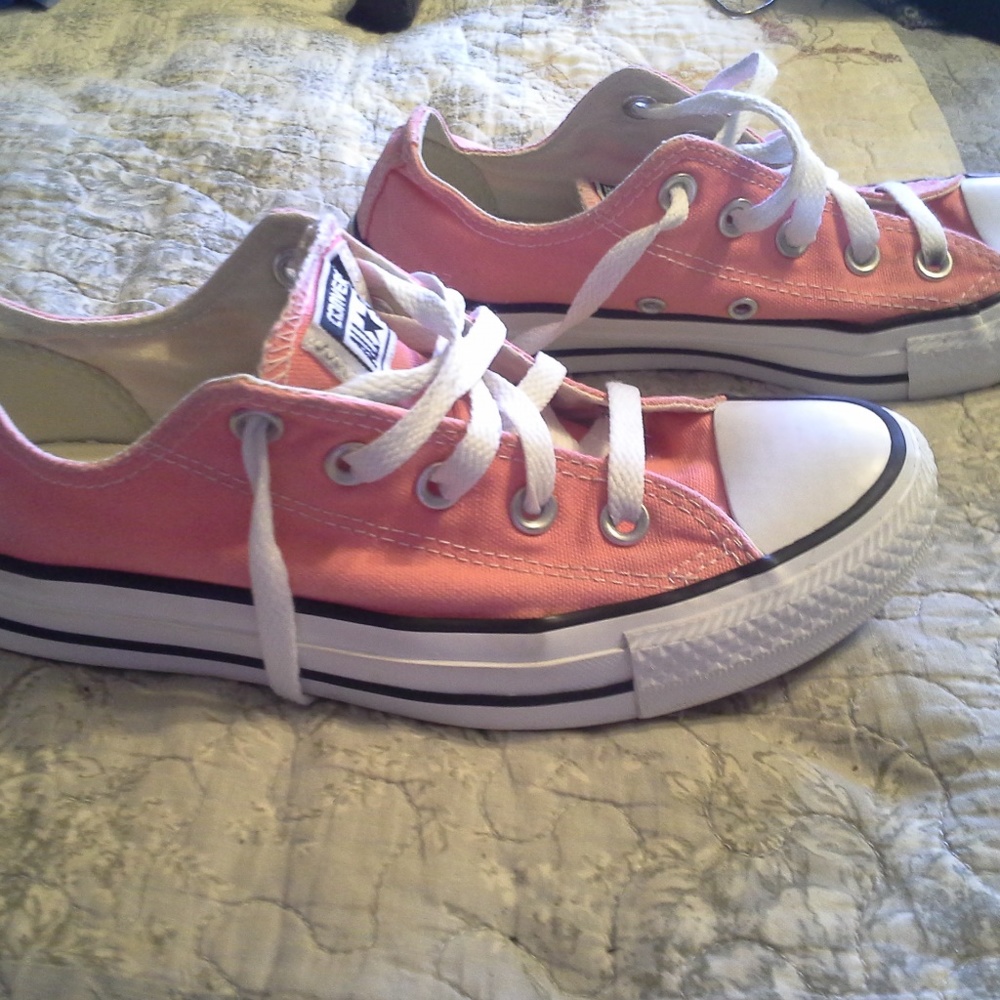 Converse Allstar Womans Coral Sneakers Size 6 - Gem